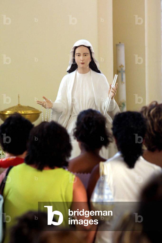 Madonna (Madone) de Acerra (environ de Naples) : La statue de la vierge ...