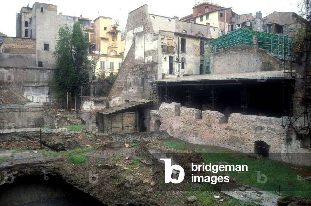 Image of Vue de la crypte Balbi, cour voutee pres du Theatre