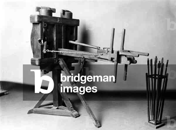 Image of Reconstruction of a mounted balistics machine (photo)