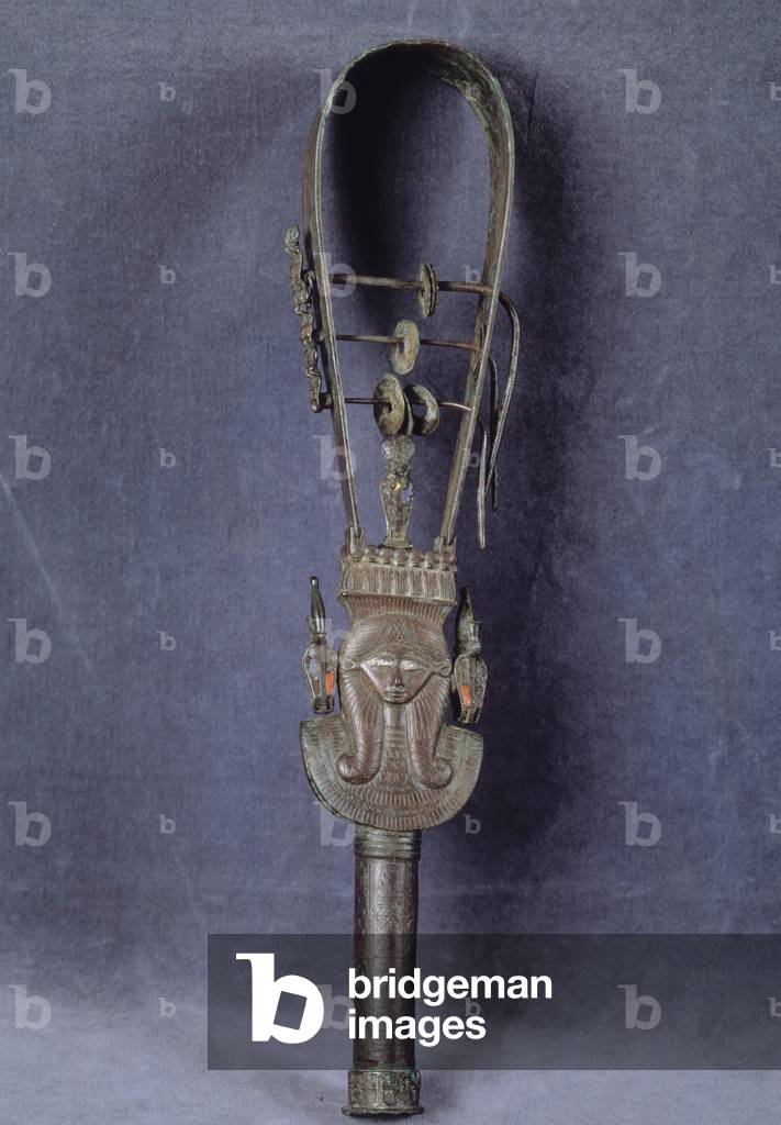 Image of Egyptian antiquite: sistrum (or sistrum or crecelle) in bronze ...