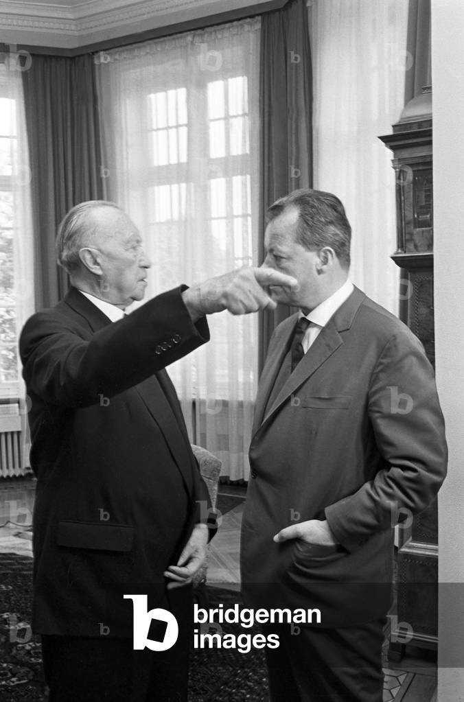 Image of Federal Chancellor Adenauer in a conversation with Willy Brand