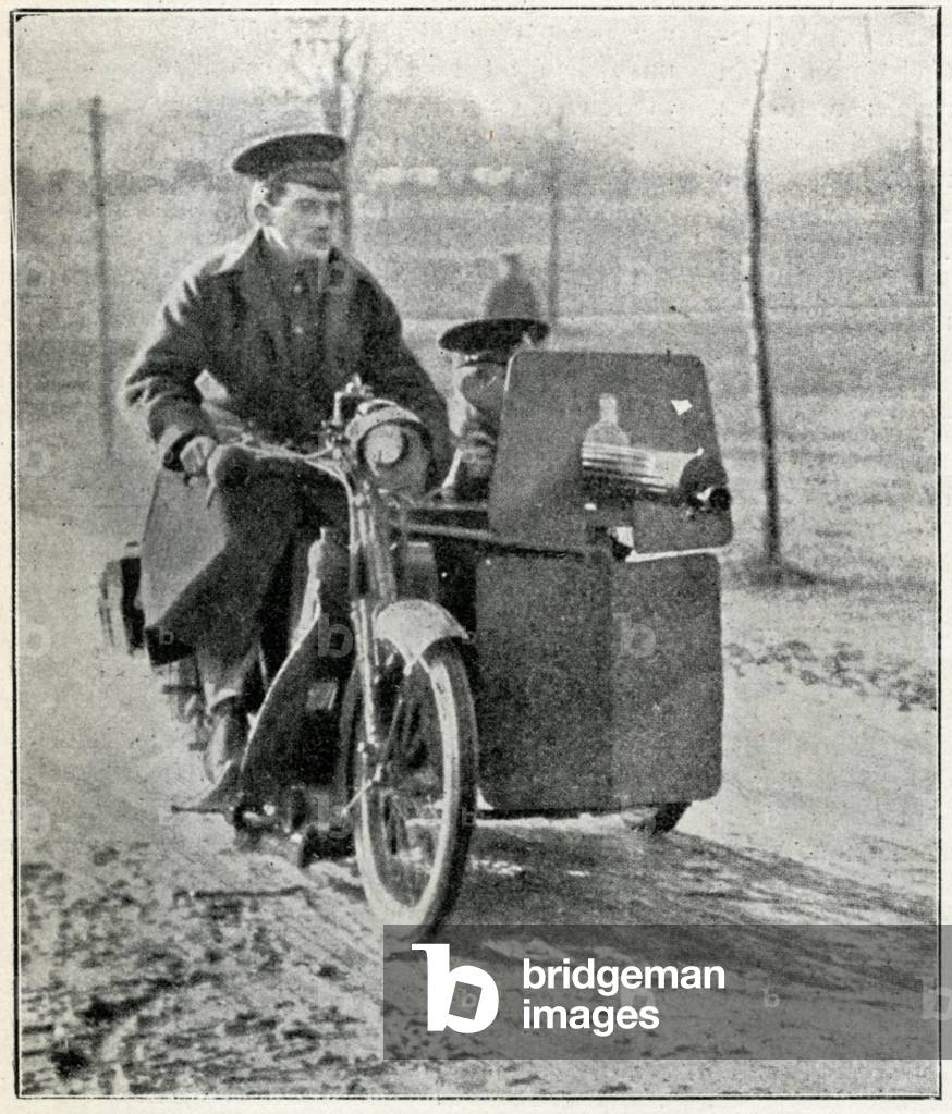 Motorcycle with sidecar and mounted machine-gun 1914