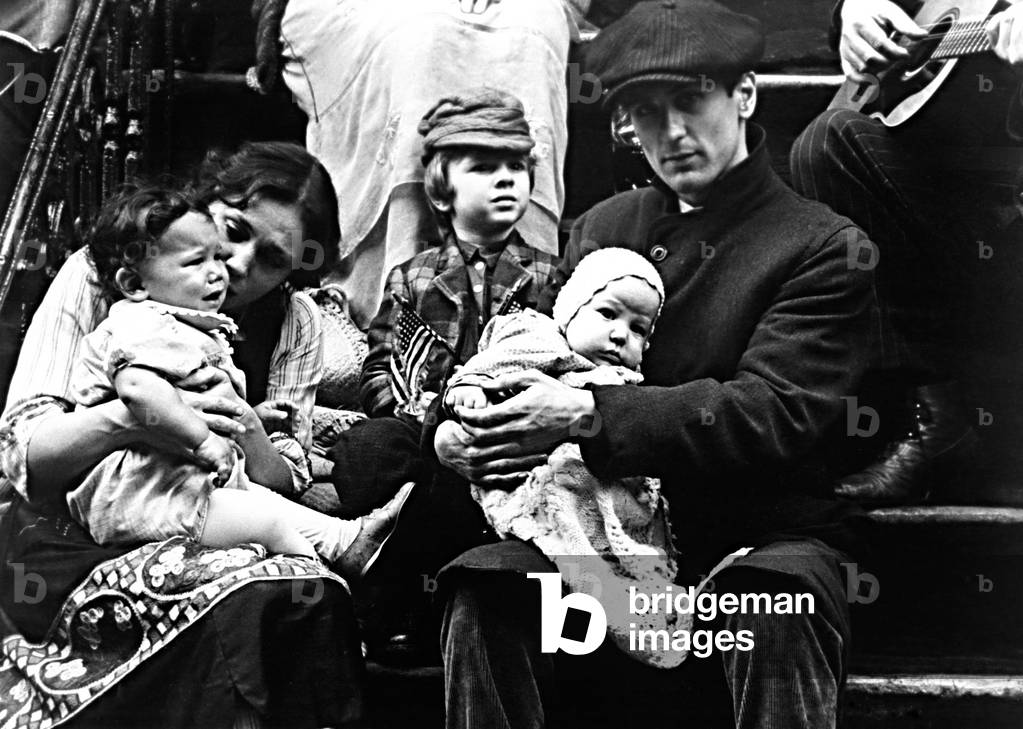 THE GODFATHER: PART II, 1974. Robert De Niro, Francesca De Sapio, (as Vito Corleone and his ...