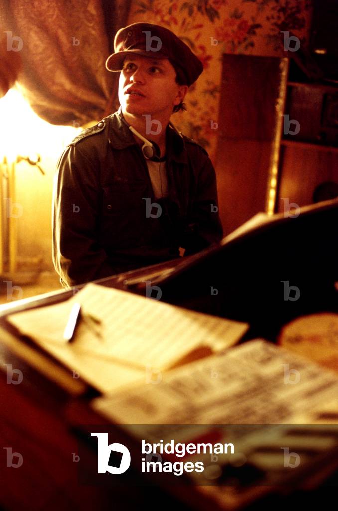 LA VIE EN ROSE, (aka LA MOME), director Olivier Dahan, by