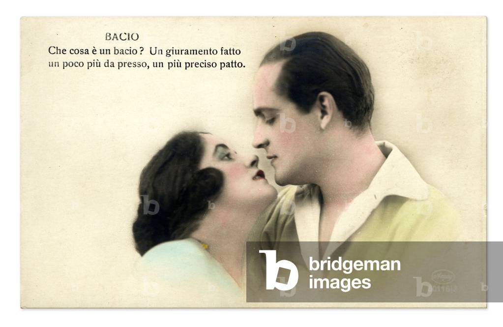 Image of Couple amoureux s'embrassant ""Che cosa e un bacio ? Un