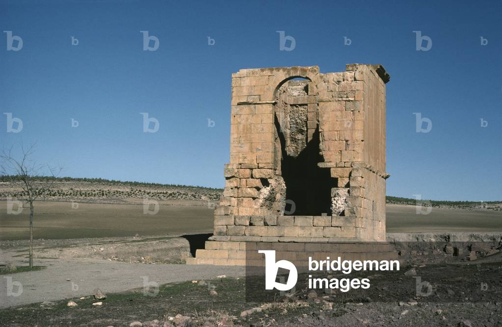 Image of Roman mausoleum known as Tomb of Scipio Africanus (photo)