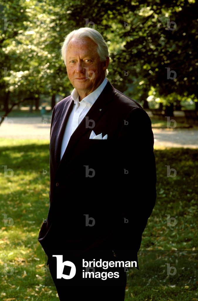 Image of Portrait of Ted Bell writer.