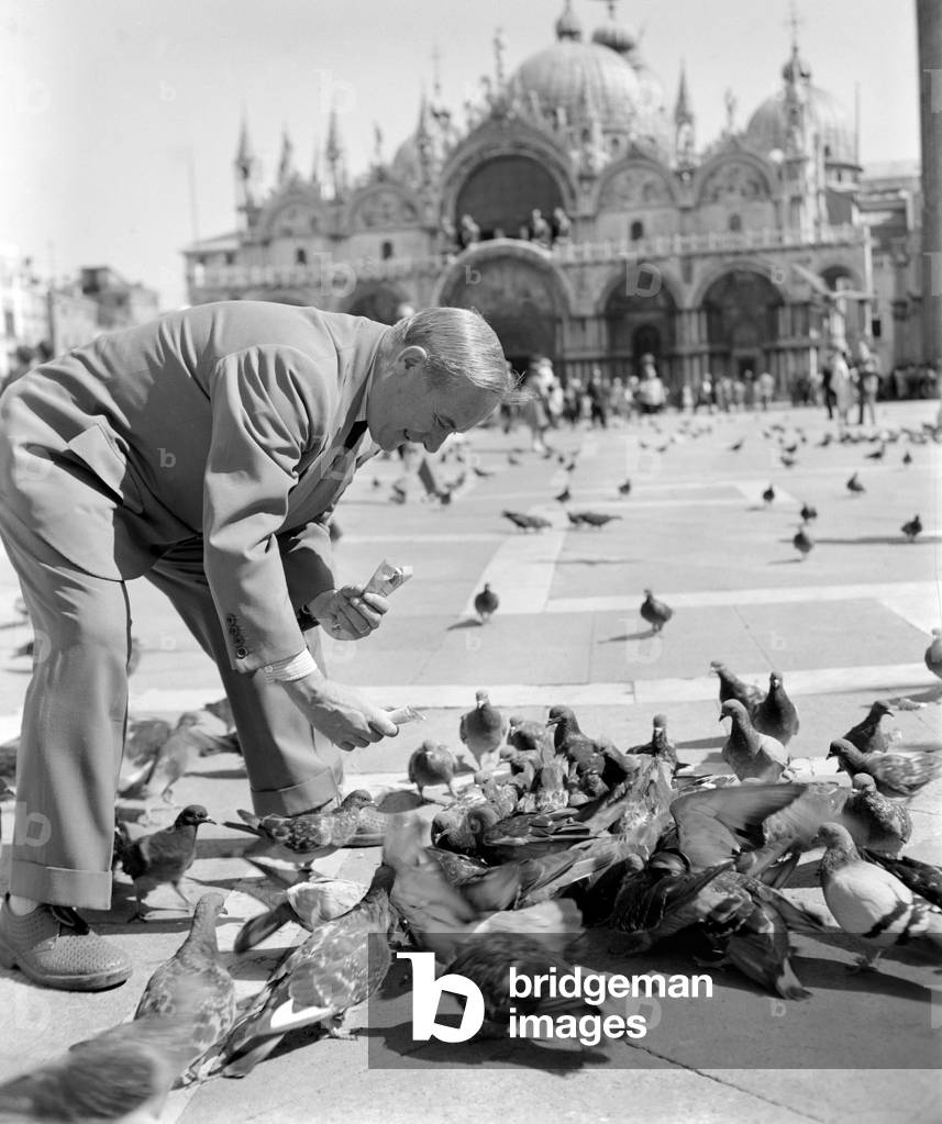 Image of THE PAINTER AND SCULPTOR JOAN MIRO IN S. MARCO SQUARE
