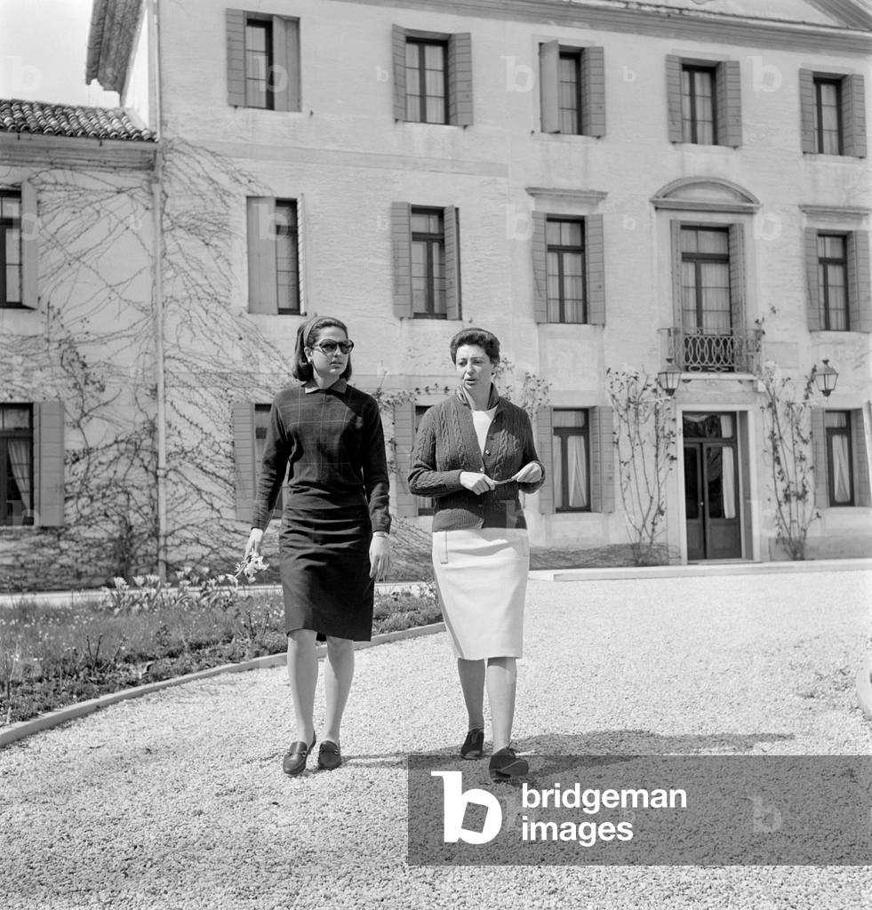 Image of THE PRINCESS IRA FURSTENBERG WITH HER MOTHER CLARA AGNELLI AT