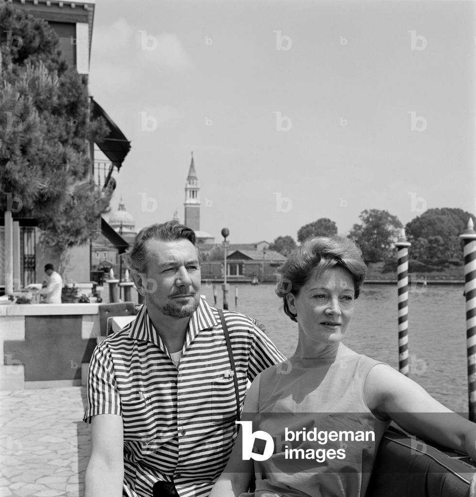 Image of THE ACTOR MICHAEL REDGRAVE WITH HIS WIFE IN VENICE