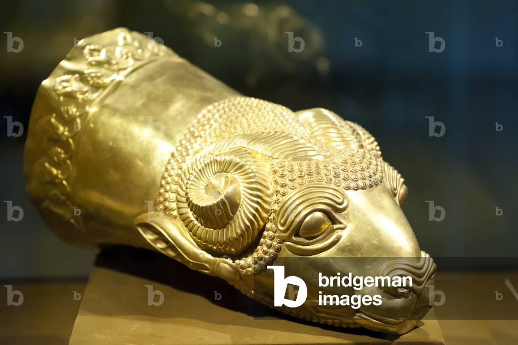 Gold rhyton; ram's head as a drinking vessel; Pre-Islamic art; Persian ...
