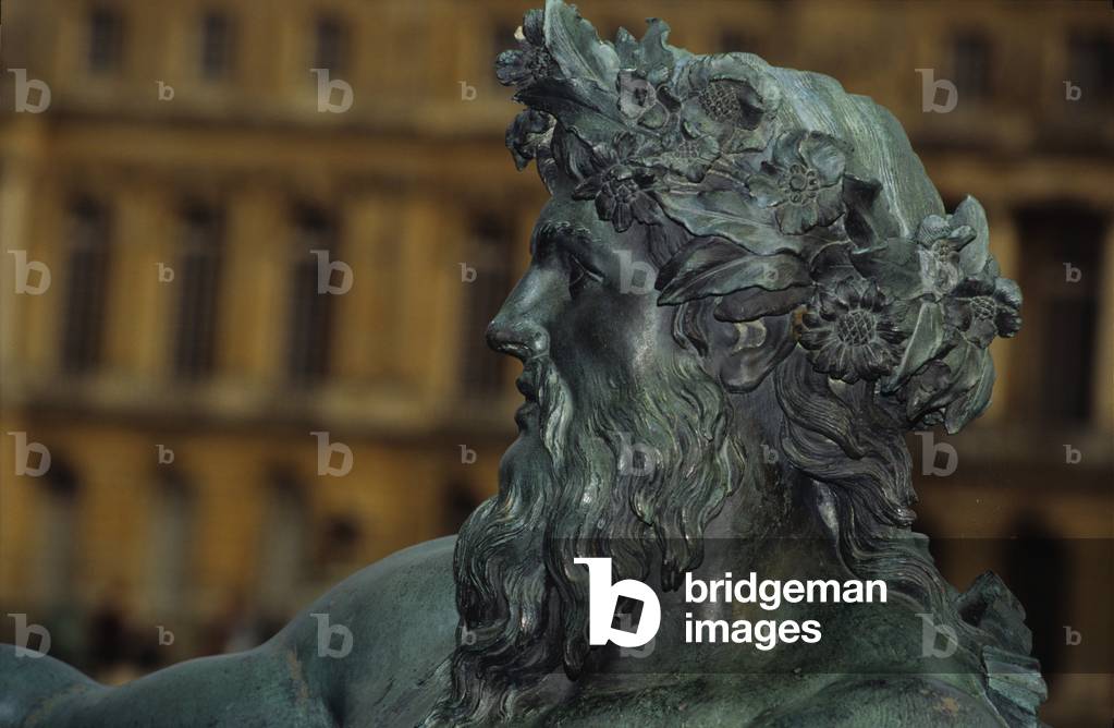 Image of Facade of the castle of Versailles: bronze statue melted by