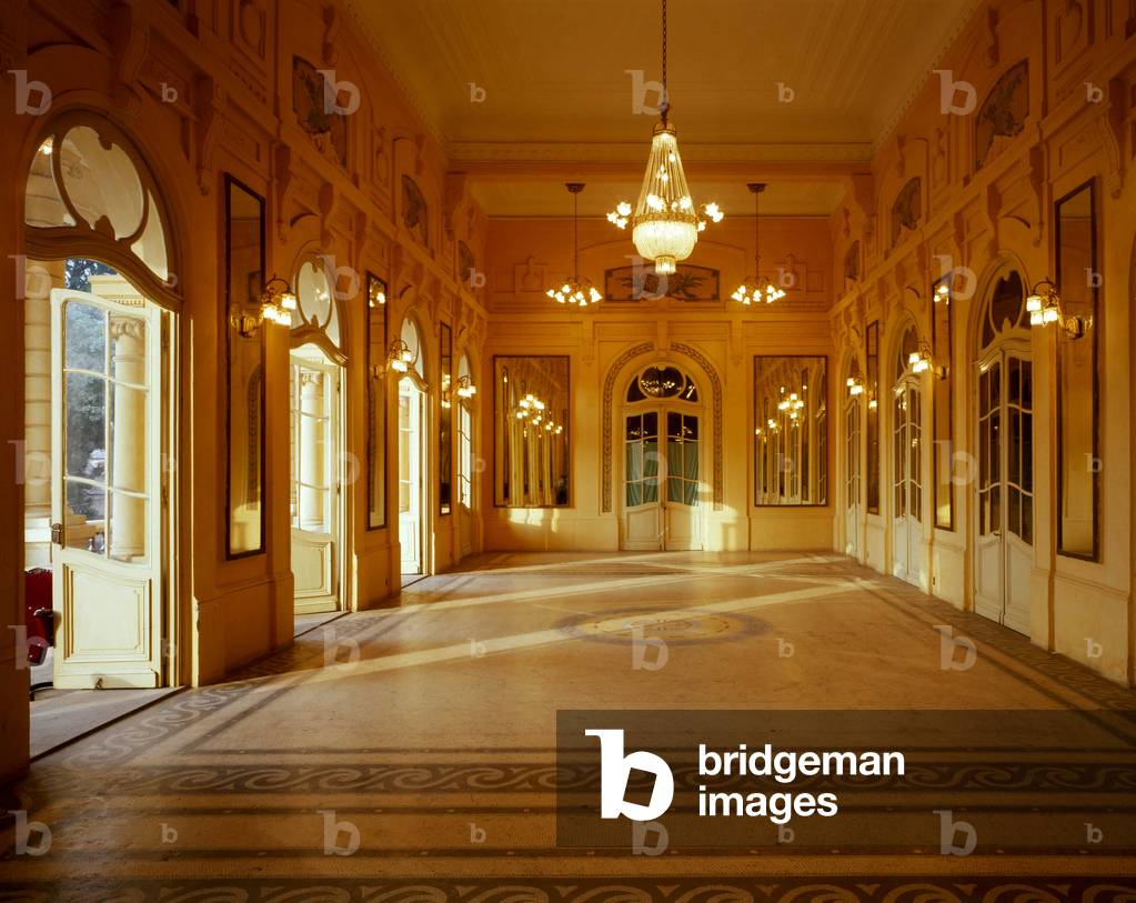 Colonial architecture in Vietnam: Reception hall of the Municipal ...