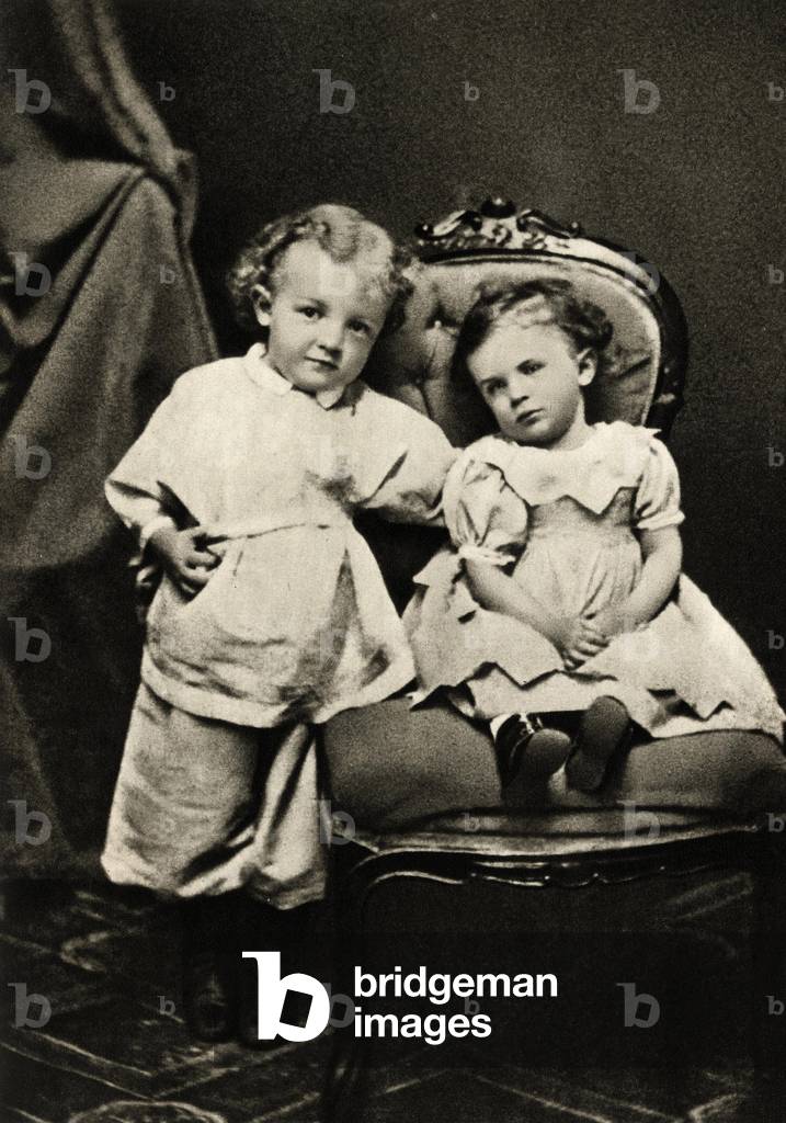 Lenin (Vladimir Ilyich Ulyanov said, 1870-1924) with his sister Olga ...