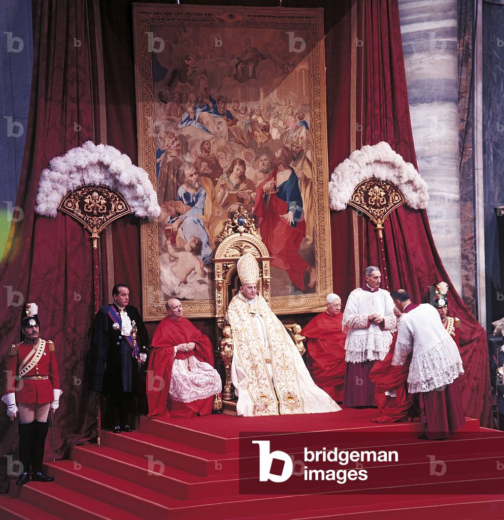 Image of A moment of the crowning ceremony of Pope John XXIII,