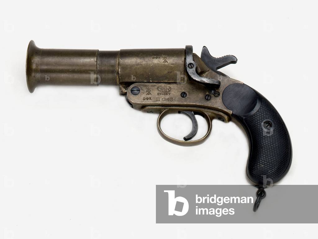 Image of Mark III * flare or signal pistol. It has a