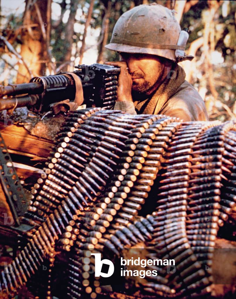 Image of An American machine-gunner during the Viet Cong Tet Offensive ...