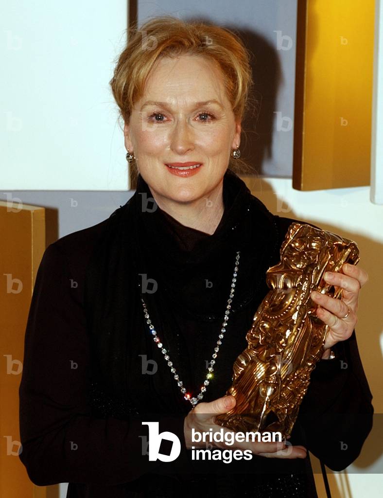 Image of AMERICAN ACTRESS MERYL STREEP POSES AFTER WINNING AN AWARD OF
