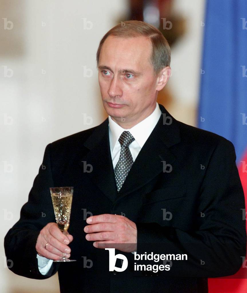Image of RUSSIAN ACTING PRESIDENT PUTIN TOASTS, 2000-02-23 (photo)