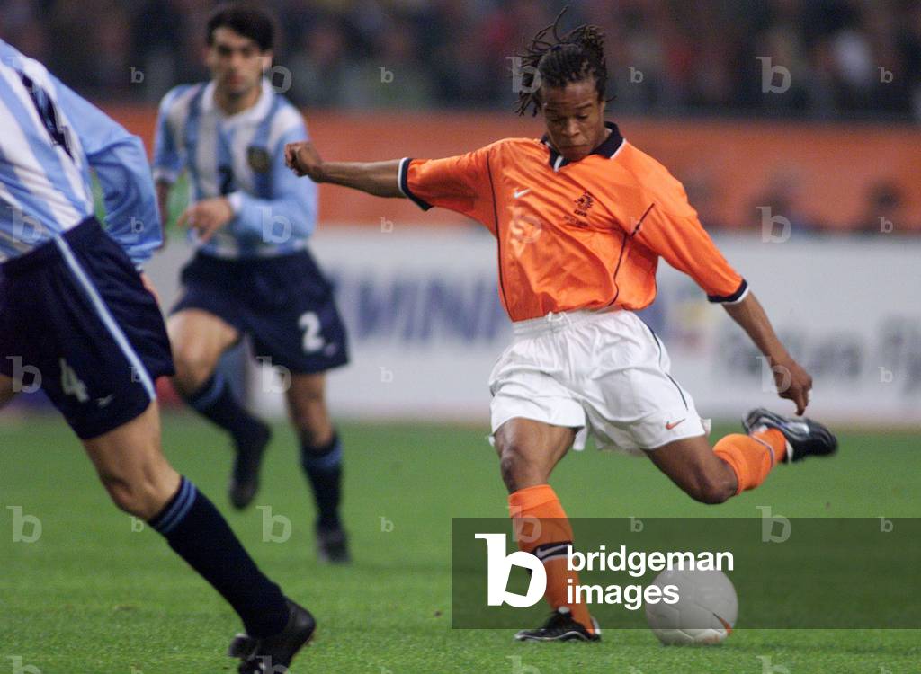 Image of DUTCH SOCCER PLAYER DAVIDS SCORING 1 - 0 AGAINST ARGENTINA