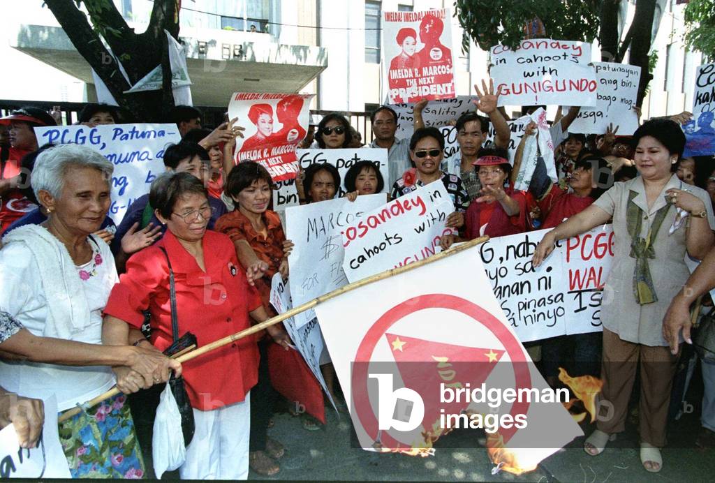 Image of FORMER PHILIPPINE FIRST LADY IMELDA MARCOS DURING A RALLY IN