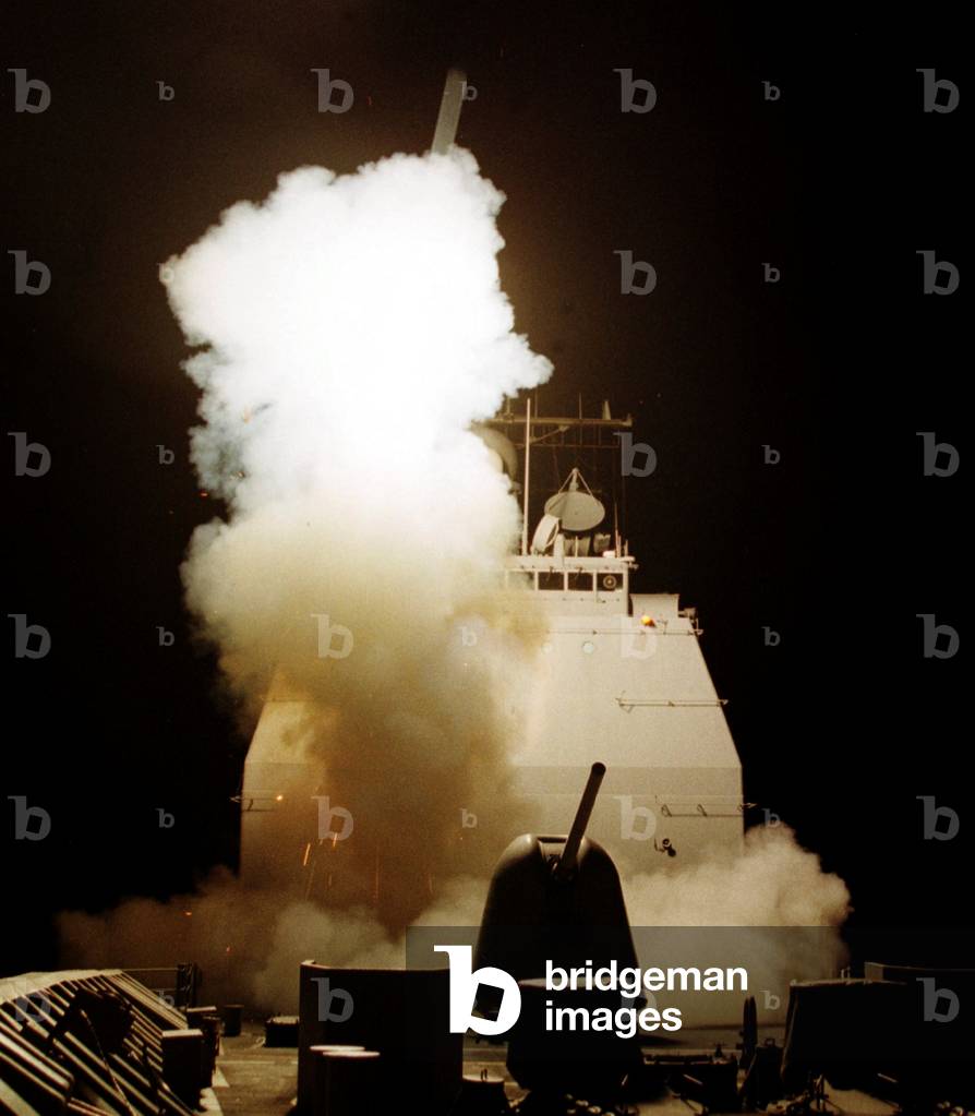 Image of CRUISE MISSILE LAUNCHED FROM THE USS PHILIPPINE SEA, 1999-03 ...