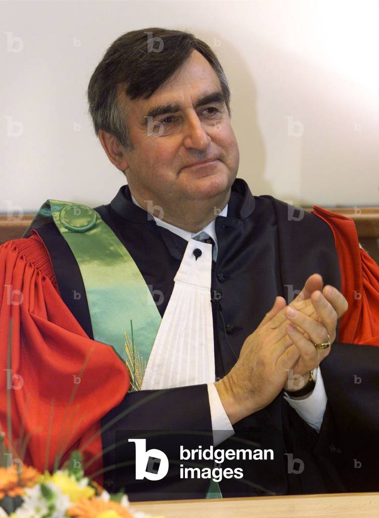 Image of Quebec Prime Minister Lucien Bouchard wears ceremonial robes ...