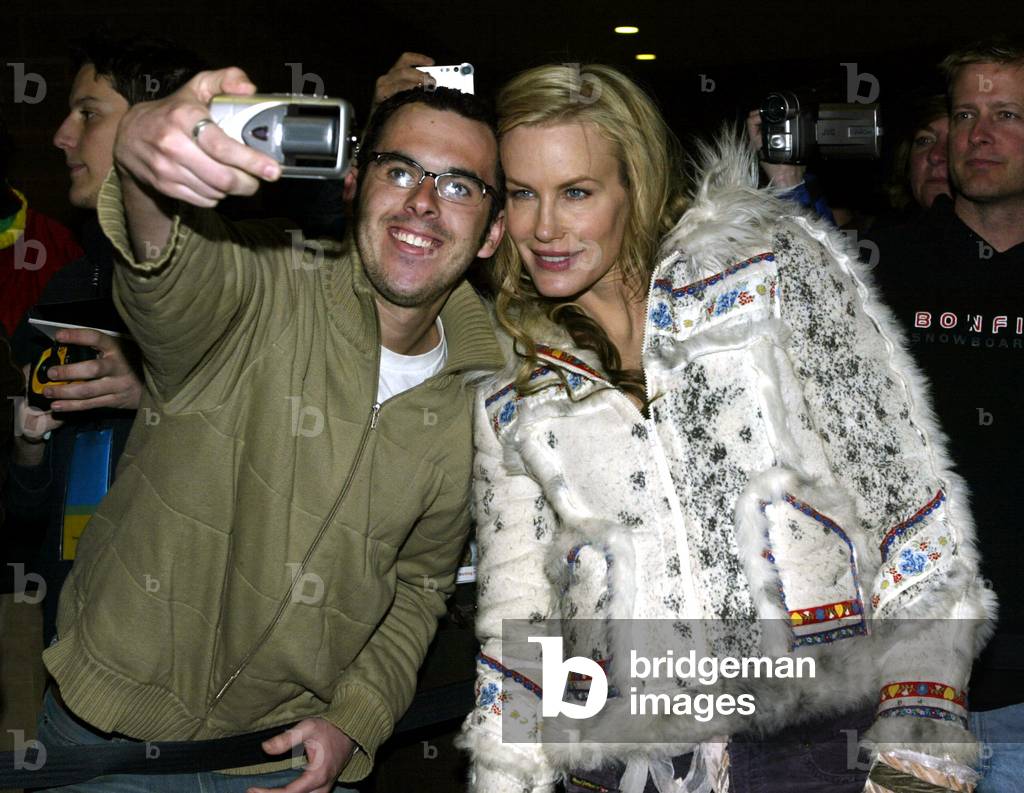 Image of Actress Daryl Hannah obliges Sundance Film Festival attendee ...