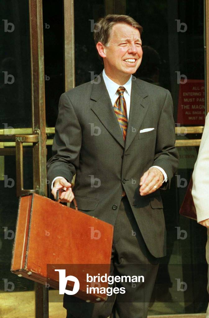 Image of President Clinton's private attorney David Kendall leaves the ...