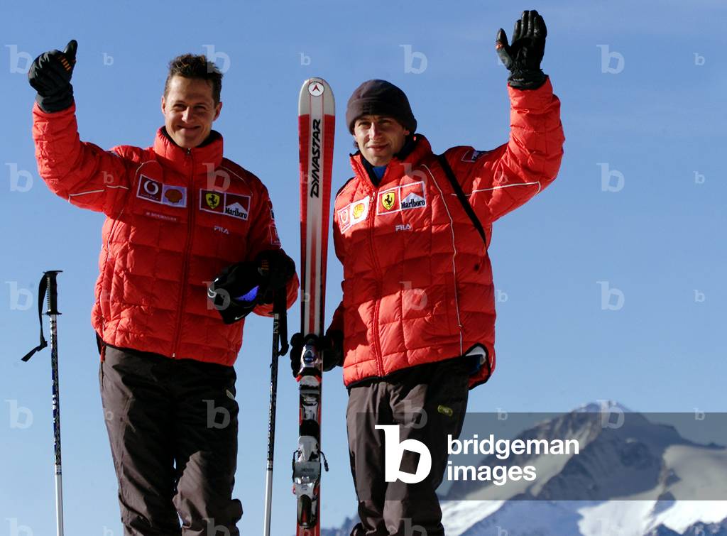 Image of FORMULA ONE WORLD CHAMPION MICHAEL SCHUMACHER POSES WITH LUCA ...