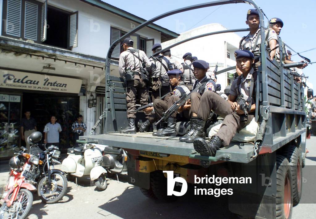 Image of INDONESIA'S MOBILE BRIGADE PATROL BANDA ACEH, 2000-04-18 (photo)