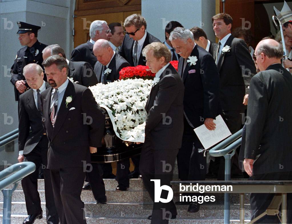 Image of PALLBEARERS REMOVE BODY OF FRANK SINATRA FROM CHURCH, 1998-05 ...