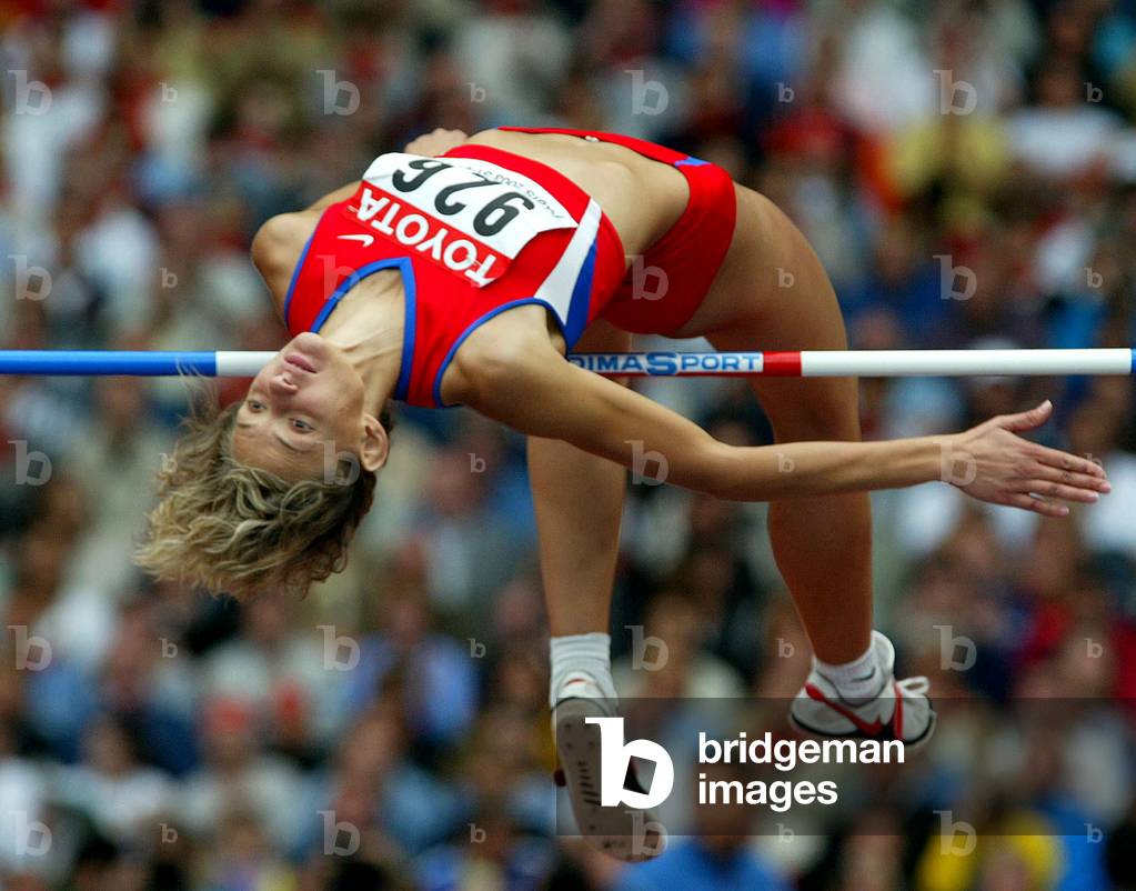 Image of Marina Kuptsova of Russia jumps during the women's high jump