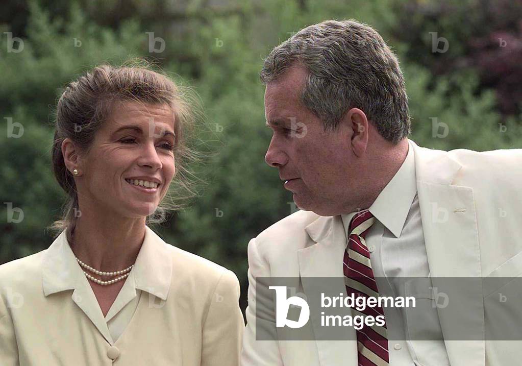 Image of MARTIN BELL MP AND HIS NEW WIFE FIONA GODDARD, 1998-07-20