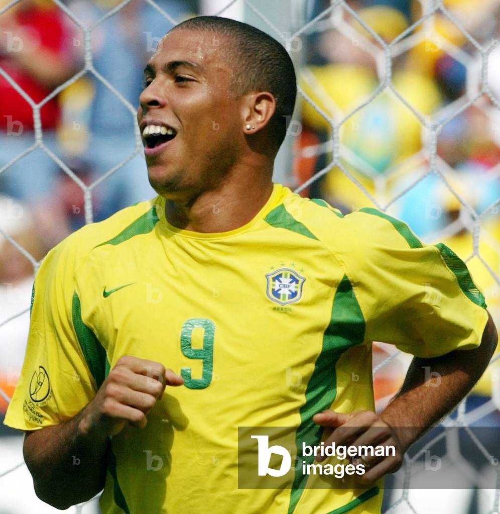 Image of Brazil's Ronaldo celebrates his first goal against [Costa Rica ...