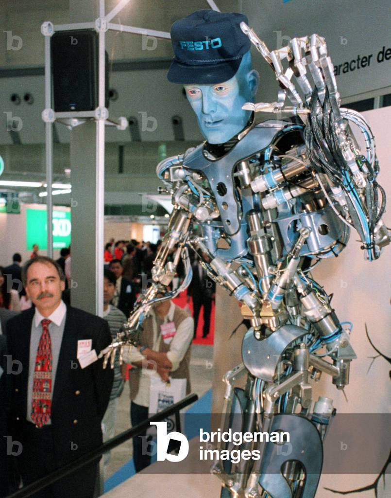 Image of Toron-X, a 20-million-yen (US$165,300) robot which moves on a ...