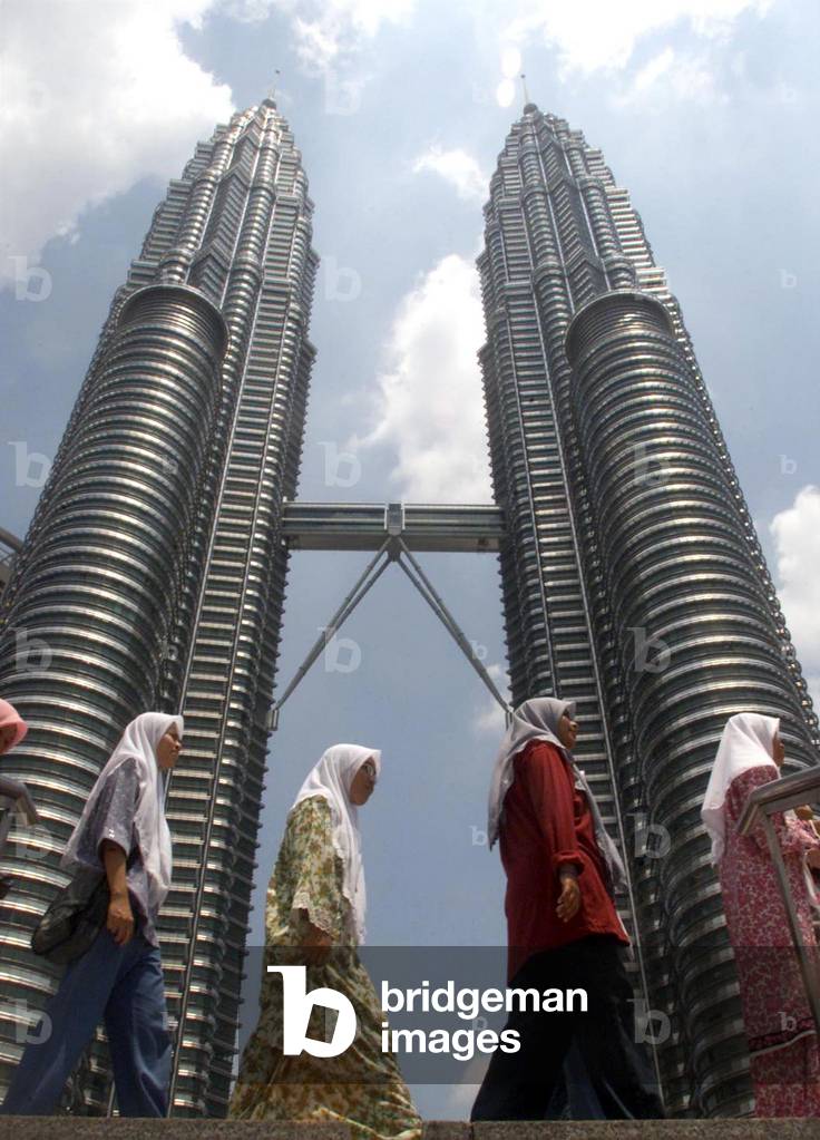 Image of Occupants of the Petronas Twin Towers, the world's tallest building,