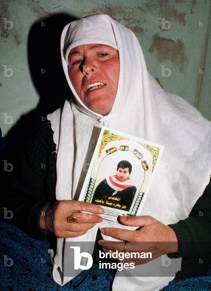 Image of The mother of Yahya Ayyash mourns her son's death January