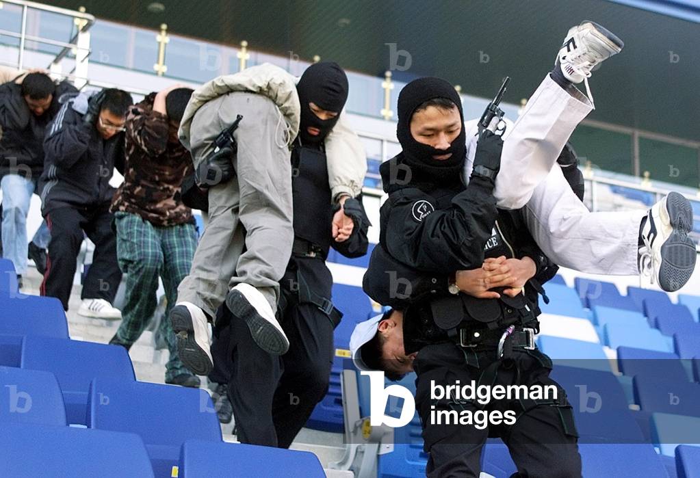 Image of South Korean special riot police conduct an anti-terrorist ...