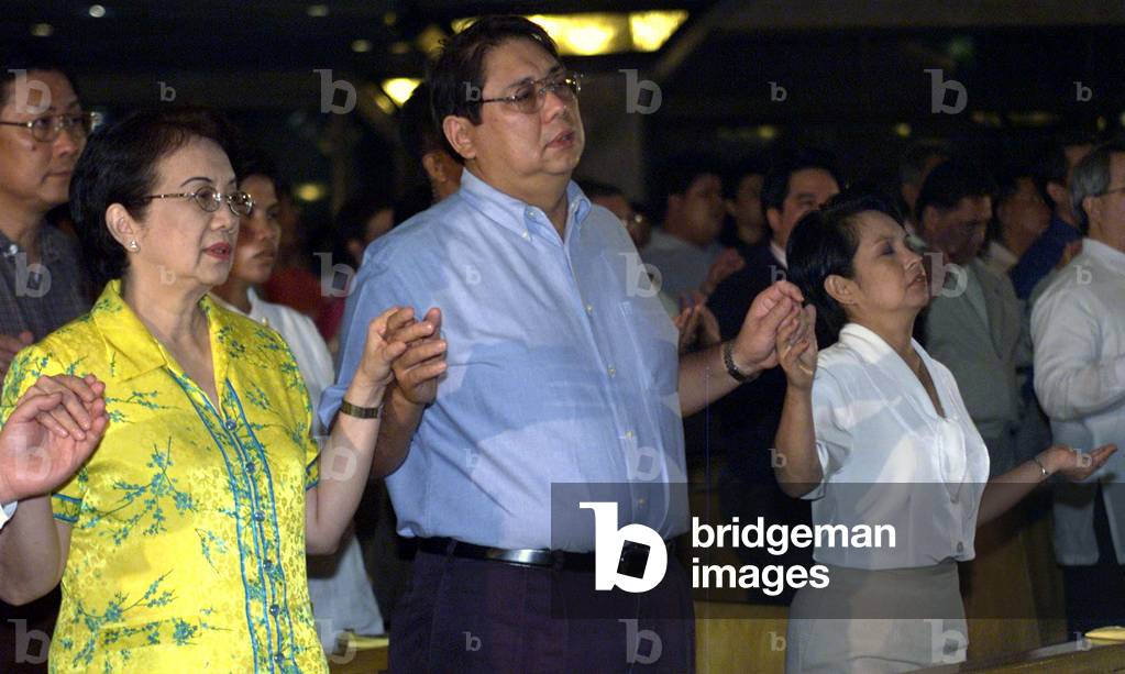 Image of PRESIDENT ARROYO, HER HUSBAND MIKE AND FORMER PRESIDENT ...