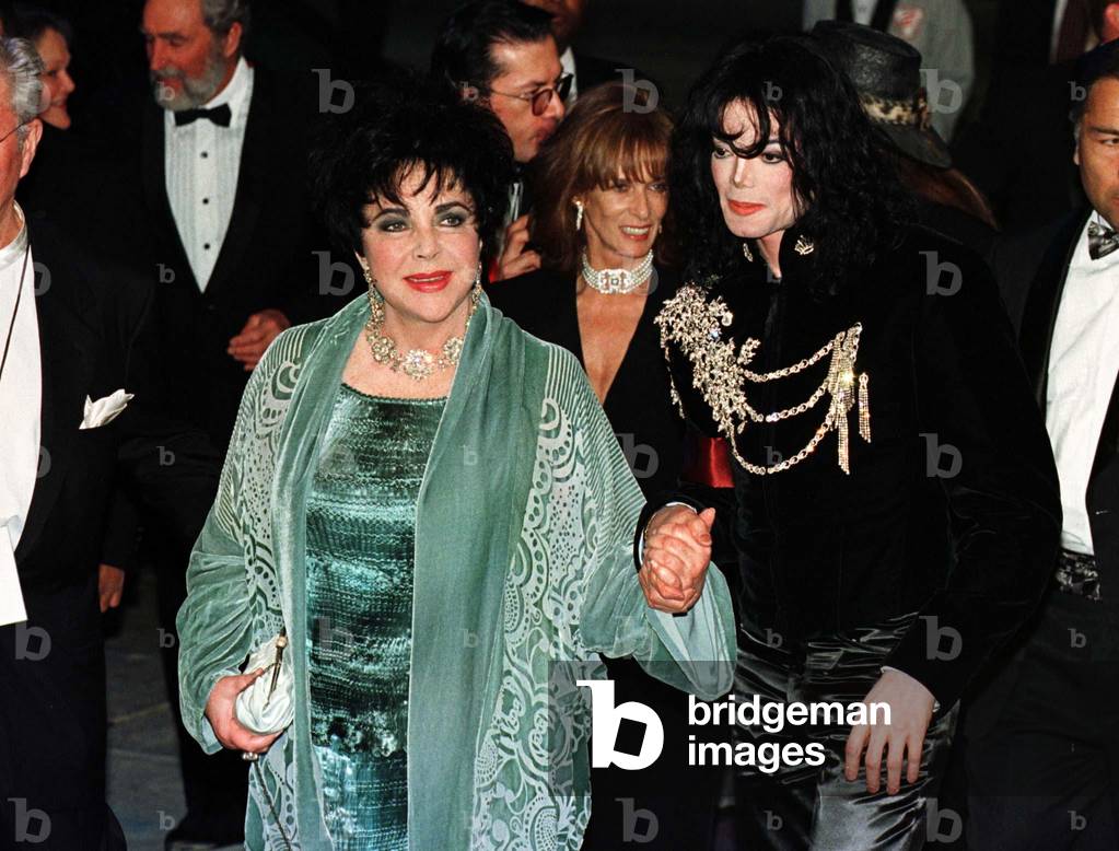 Image of Actress Elizabeth Taylor arrives with singer Michael Jackson ...