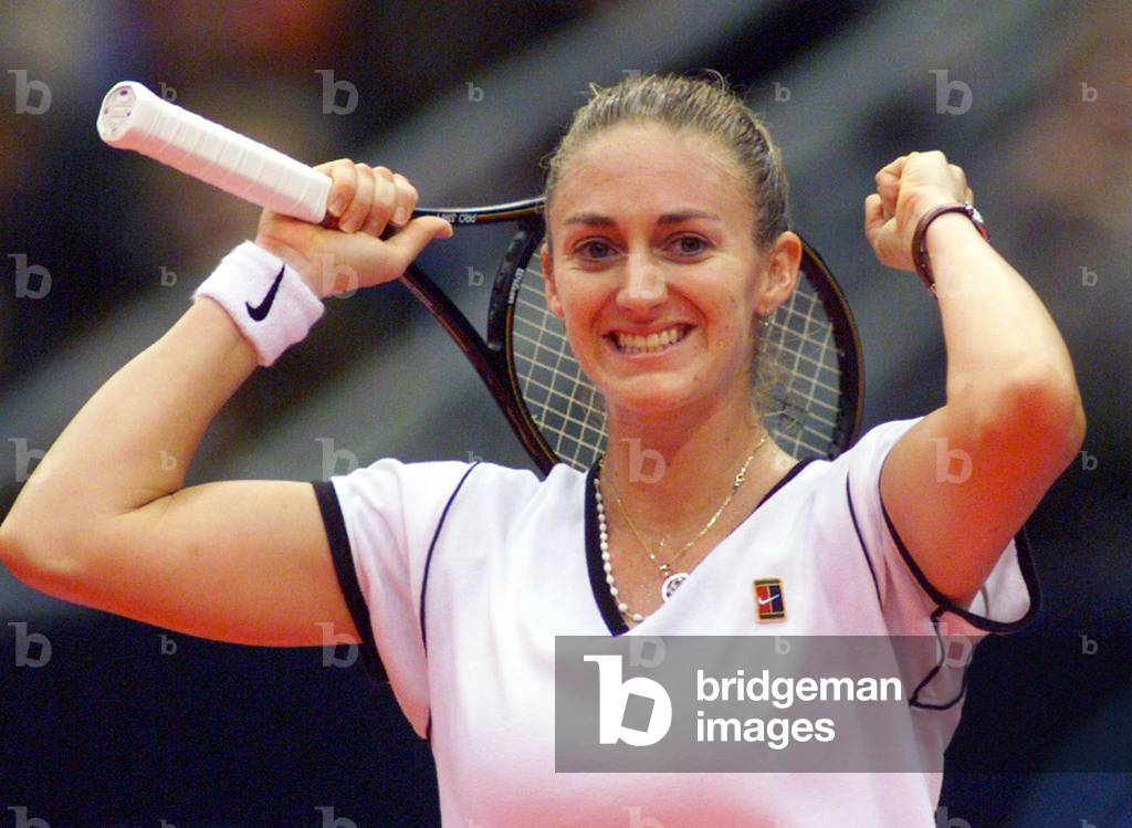 Image of Mary Pierce of France celebrates her victory over [Monica Seles
