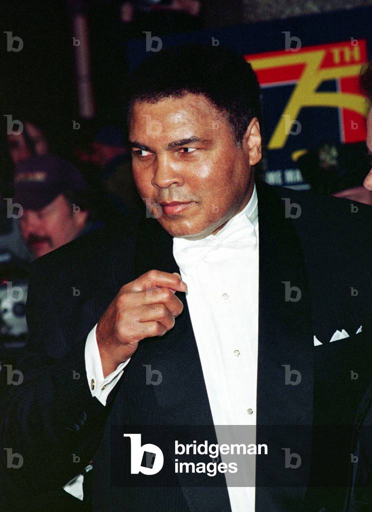 Image of Boxing legend Muhammed Ali arrives for the Time Magazine 75th