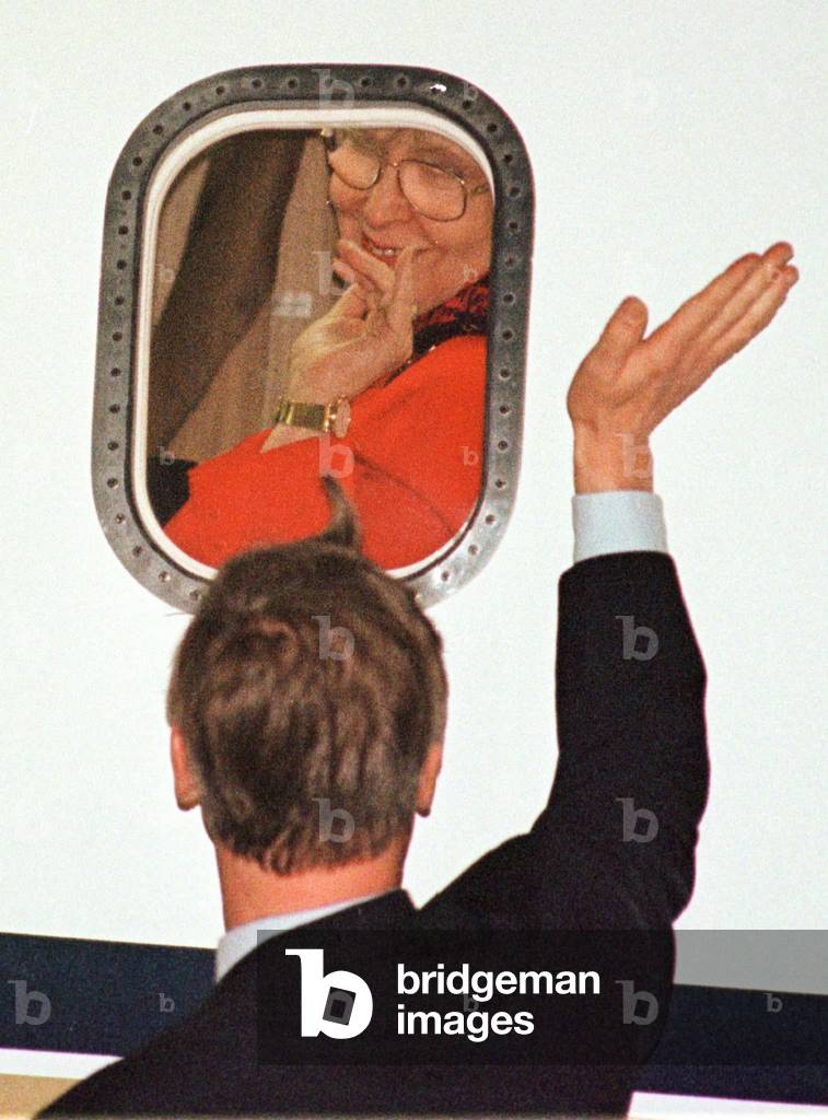 Image of REV EDGAR WAVES GOODBYE TO FORMER COUNCIL OF CHURCHES PRESIDENT