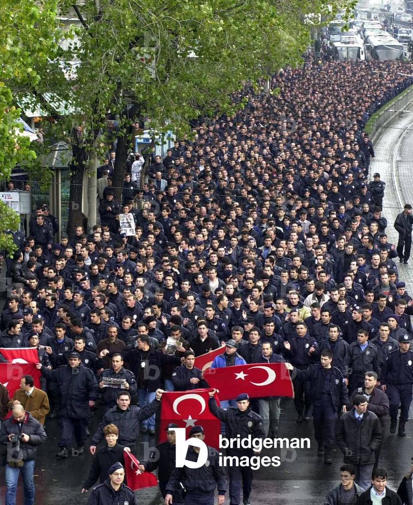 Image of TURKISH RIOT POLICE ANGERED BY A DEADLY ATTACK MARCH THROUGH