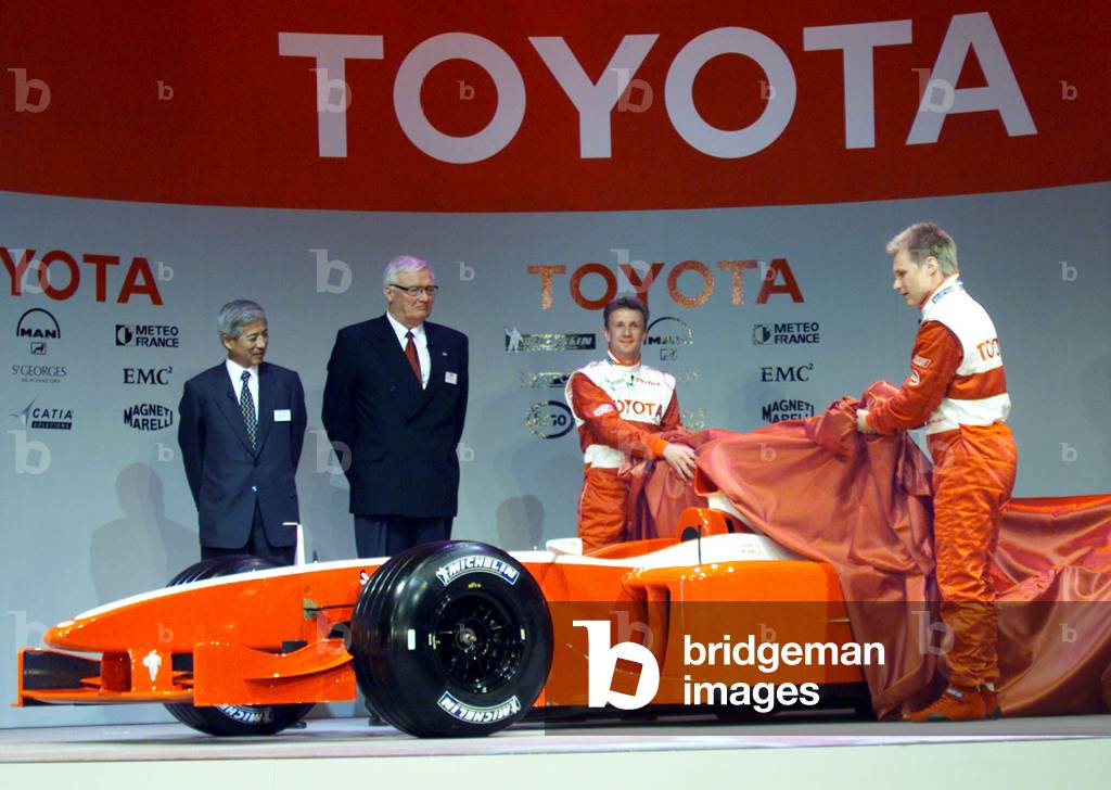 Image of FINNISH DRIVER MIKA SALO AND SCOTTISH MCNISH UNVEIL THE NEW