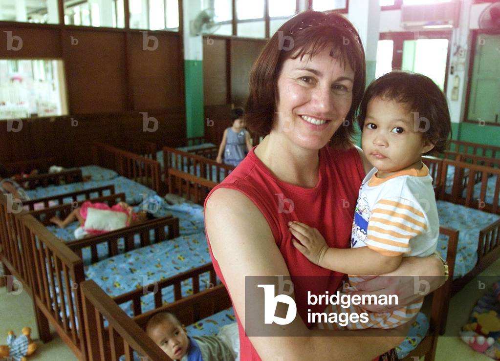 Image of AUSTRALIAN MOTHER KERRI HOUSE WITH HER ADOPTED DAUGHTER ALIN ...