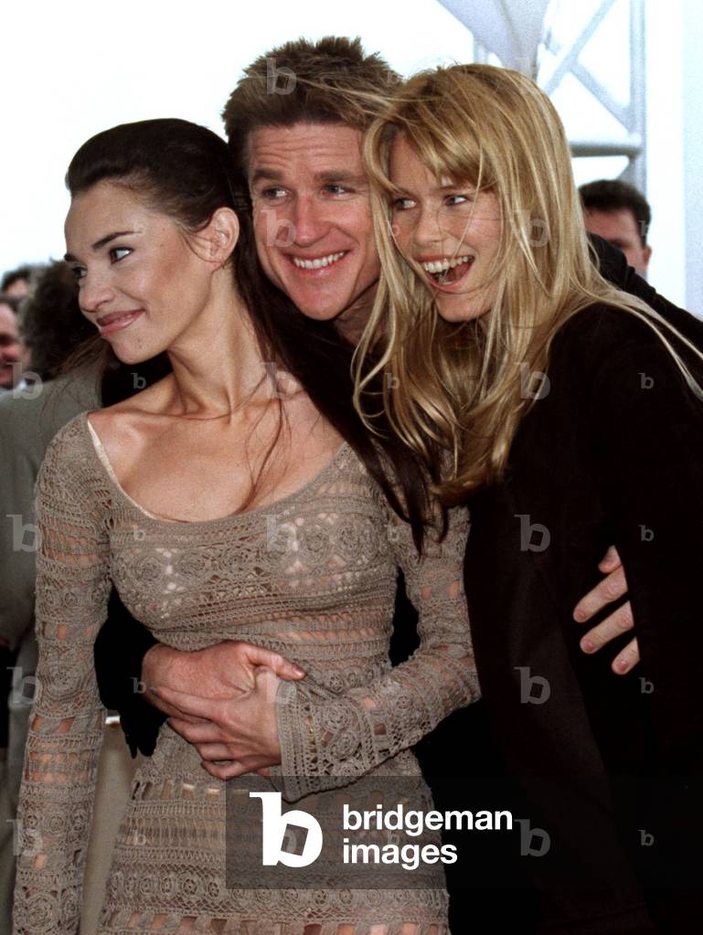 Image of U.S. actor Matthew Modine (C) cuddles between French actress ...