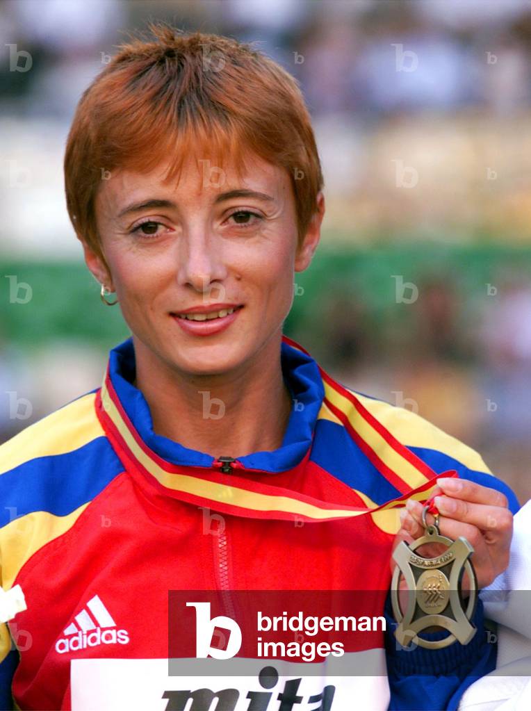 Image of ROMANIAN LIDIA SLAVUTEANU-SIMON SHOWS OFF HER BRONZE MEDAL ...