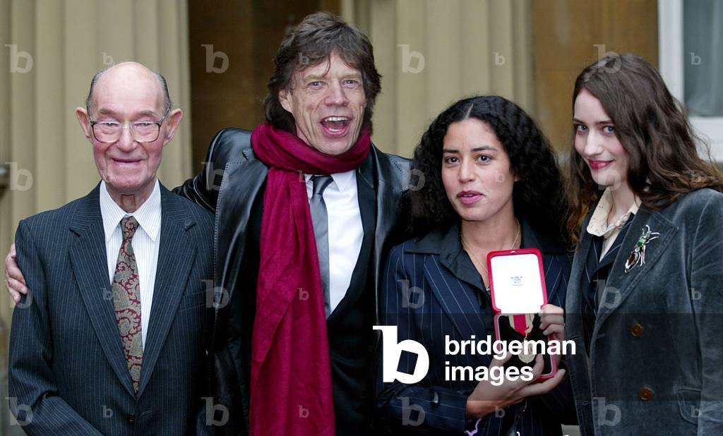 Image of ROLLING STONE SIR MICK JAGGER POSES FOR PHOTOGRAPHS AFTER ...